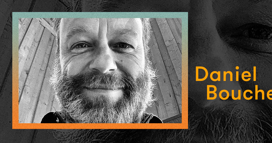 La scène cachée - Daniel Boucher en prestation | Place des Arts